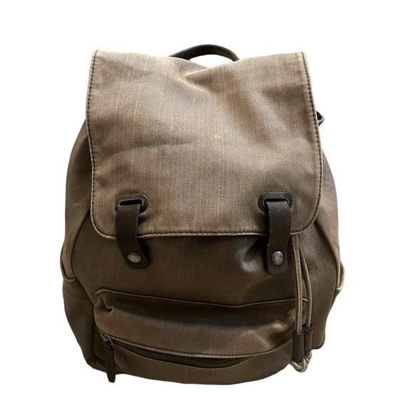 Everlane | Bags | Everlane The Denim Snap Backpack Gray Canvas Padded ...